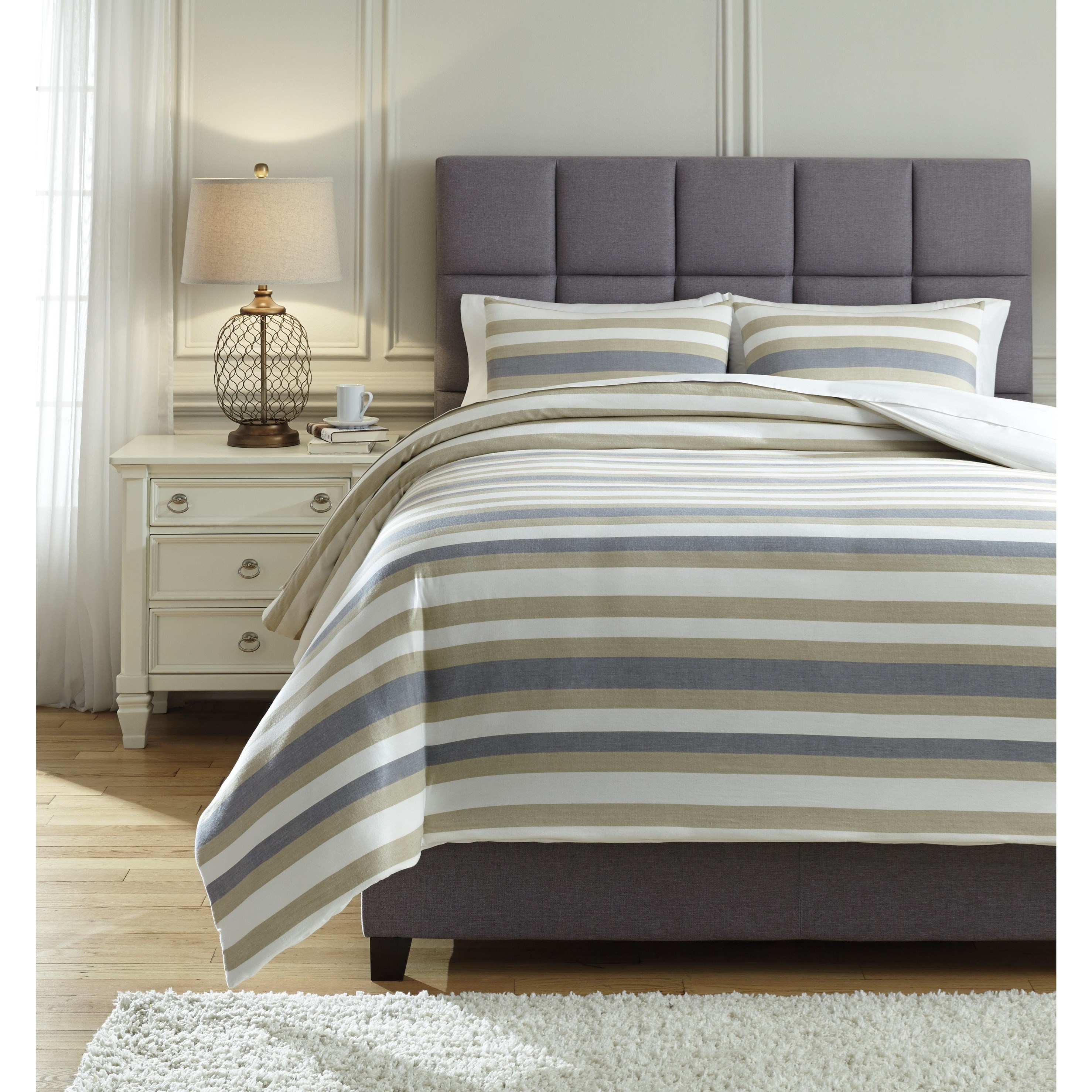 Ashley Furniture Signature Design Bedding Sets Q432003Q Queen Isaiah